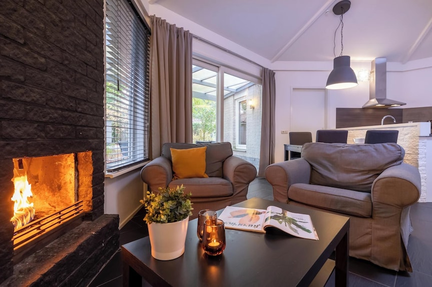 Kom Genieten In De Prachtige Vrijstaande Bungalow, Compleet Ingericht Met Een Ruime Keuken En Gezellige Openhaard En Ervaar Het Veluwe-gevoel! - Gelderland