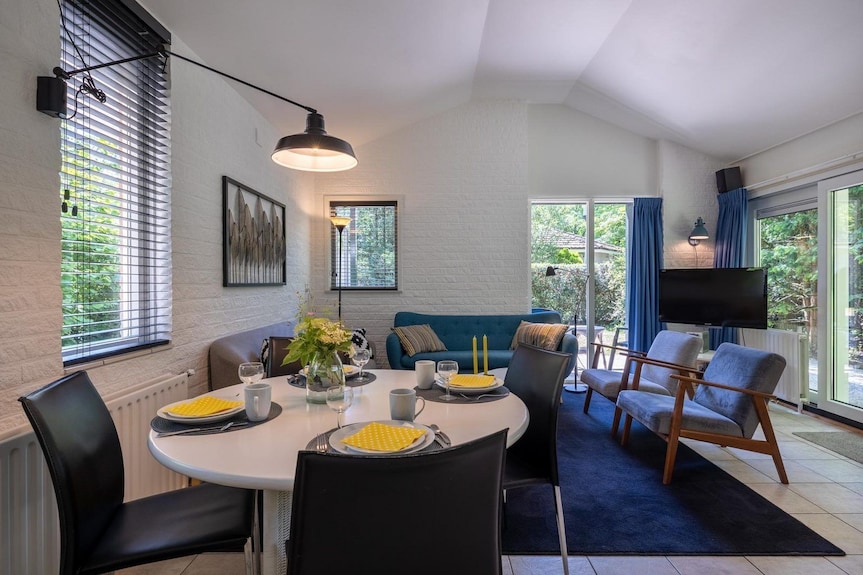 Welkom In Onze Sfeervolle Family Bungalow In Harderwijk! Op Aanvraag Zelfs Geschikt Voor 8 Personen, Ideaal Voor Een Gezellige Familievakantie. - Ermelo