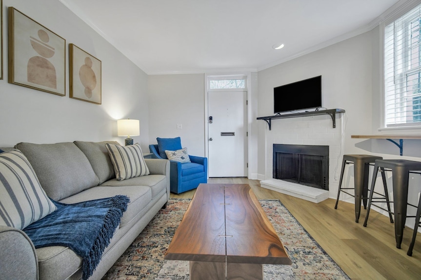 Bright Parkside Apartment W/ Private Parking By Lucky Savannah - Savannah