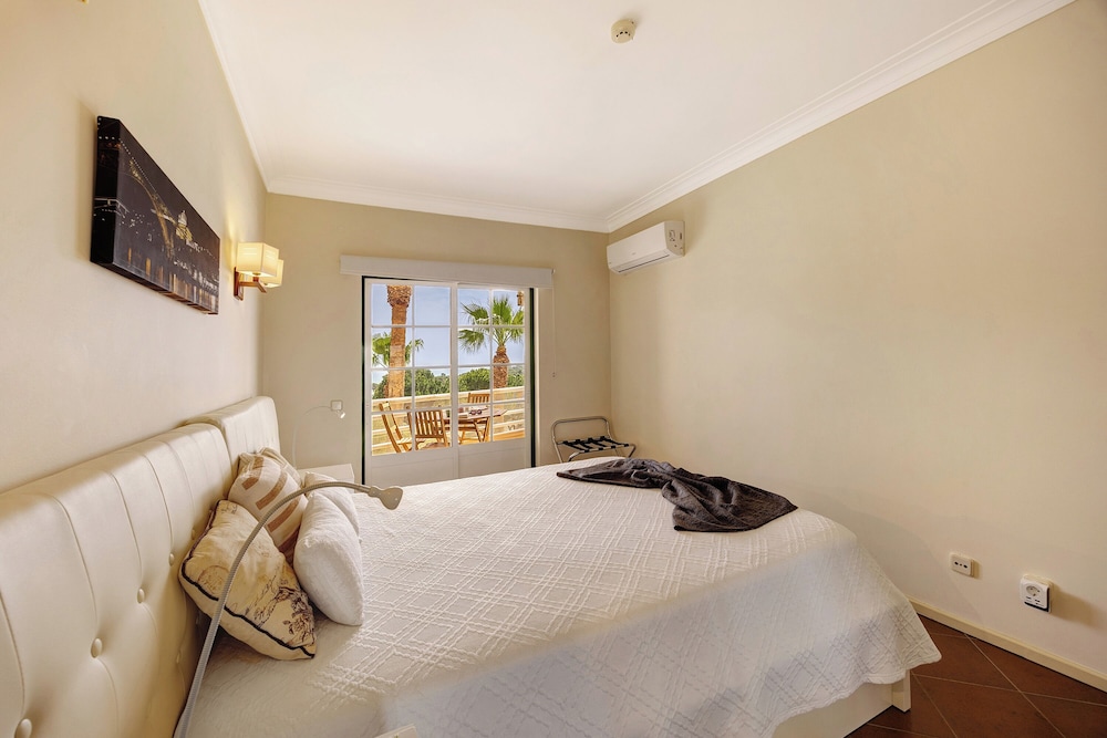 Apartment 'Sol Do Atlântico' With Shared Pool, Wi-fi And Air Conditioning - Alvor