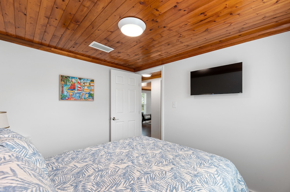 Cozy Cottage In The Heart Of Gulf Shores - Foley, AL