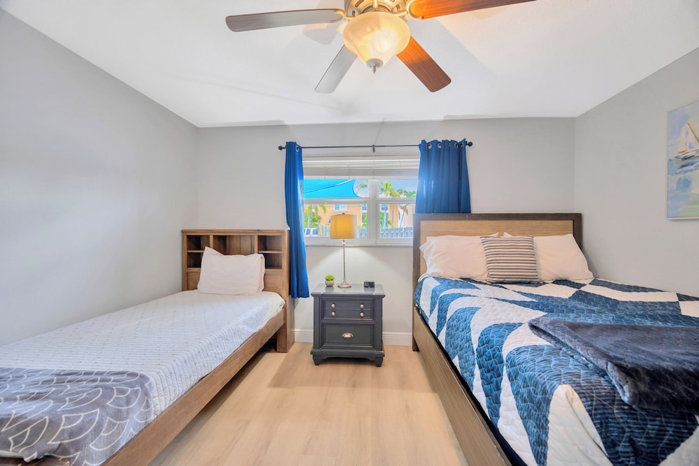 Nautical Landings West Close To Honeymoon Island And Dock Access! - Dunedin, FL