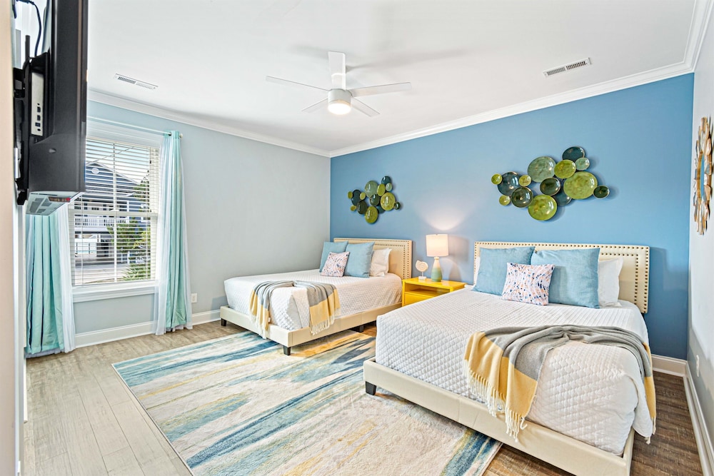 Luxe Home w/ Free Htd Pool, 50 Steps to Beach, Elevator, Putting Green ...