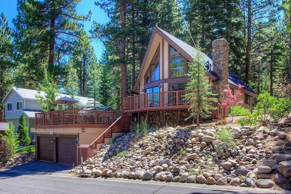 Rocky Top Retreat 4 Bedroom Home By Redawning - South Lake Tahoe, CA