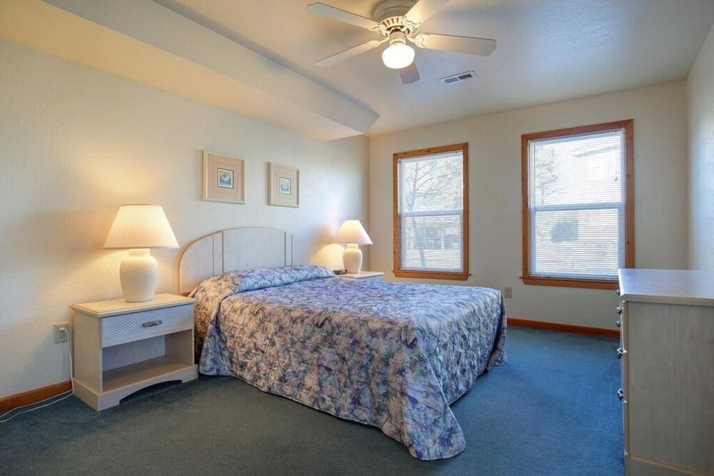 BIS-Duck Resort - 2BR/2.5BA - Great Pools and Beach! - Duck | Vrbo