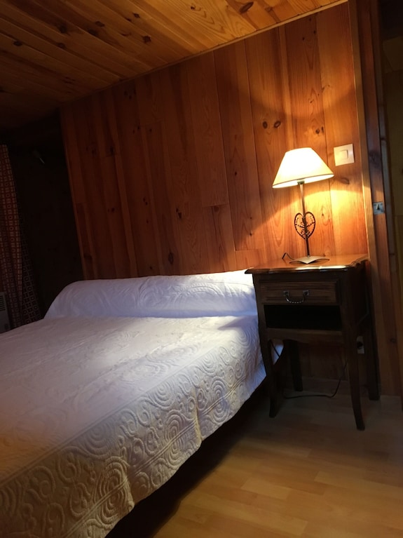 Chironne-apartment-apartment-ensuite With Shower-garden View - Die