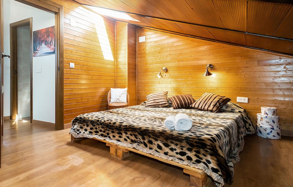Nice Home In Castaño Del Robledo - Almonaster la Real