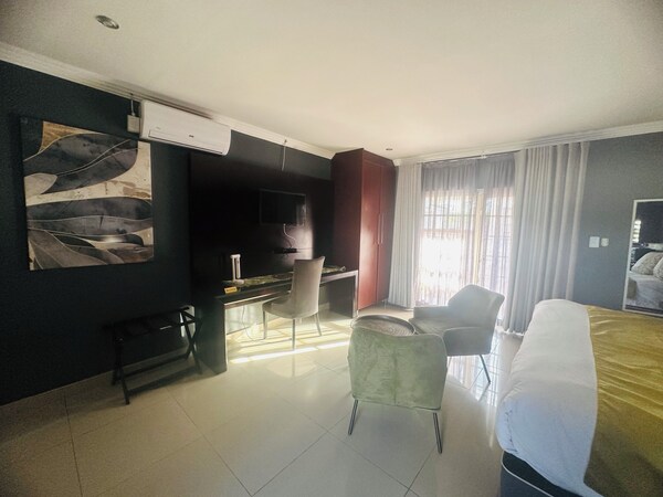 1 Oak Lodge - Thohoyandou