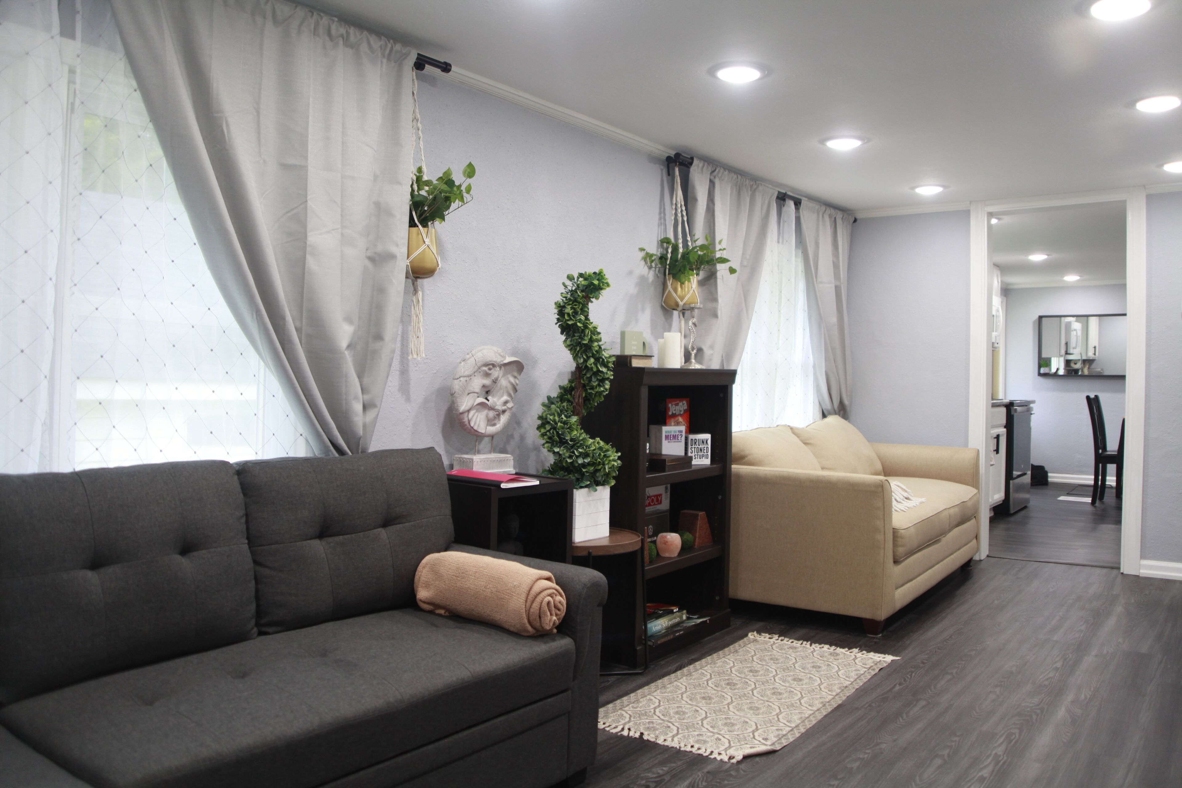 Close To Wisconsin Dells Freshly Renovated Home In Baraboo! - Baraboo, WI