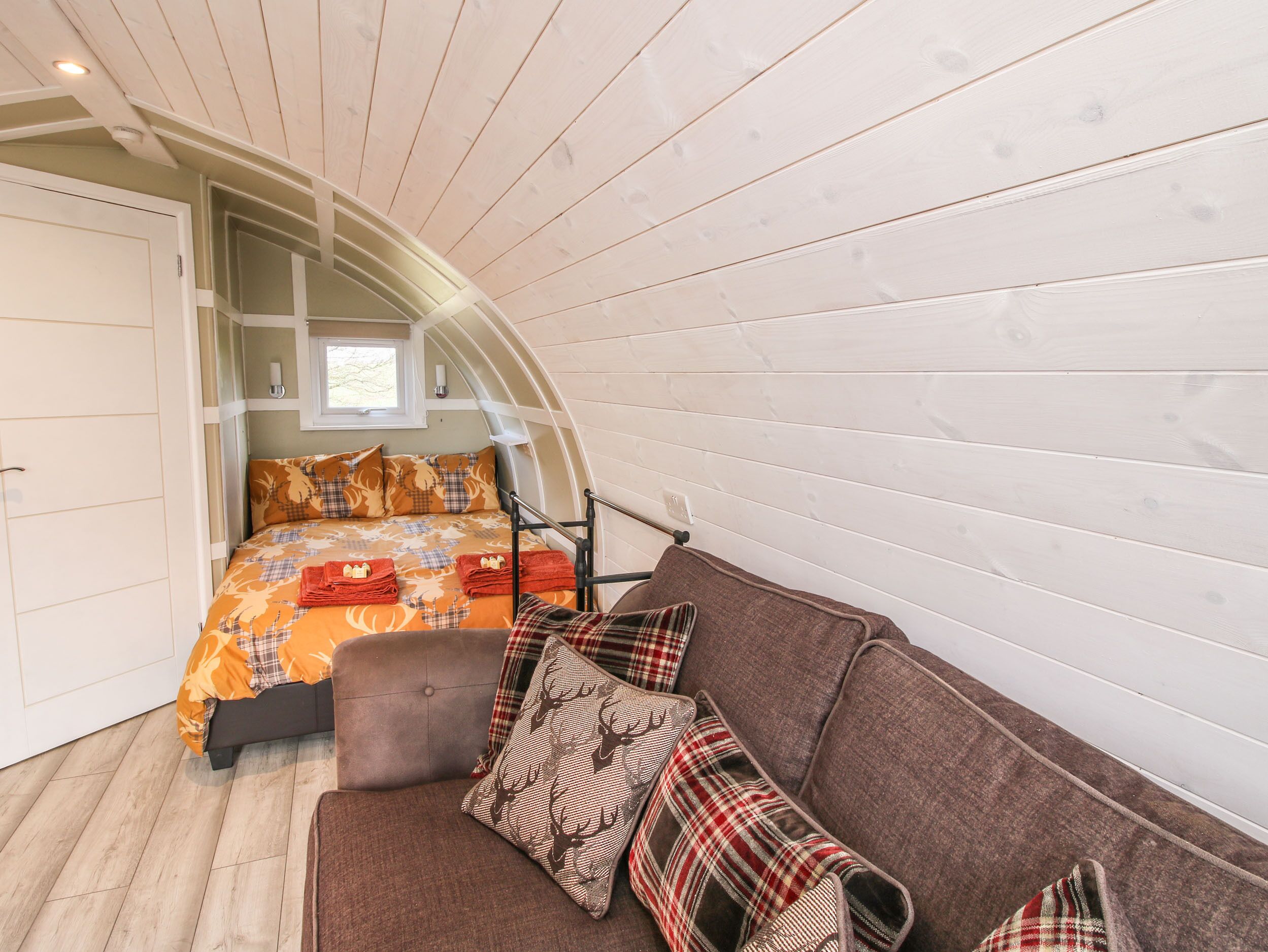 Cherry Pod 2, Pet Friendly, With A Garden In Meole Brace - Shrewsbury