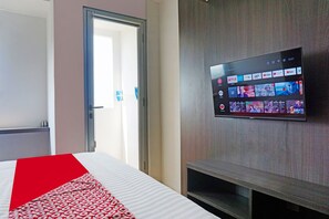 Quarto Duplo Deluxe | Secretária, secretária adequada para computadores portáteis 