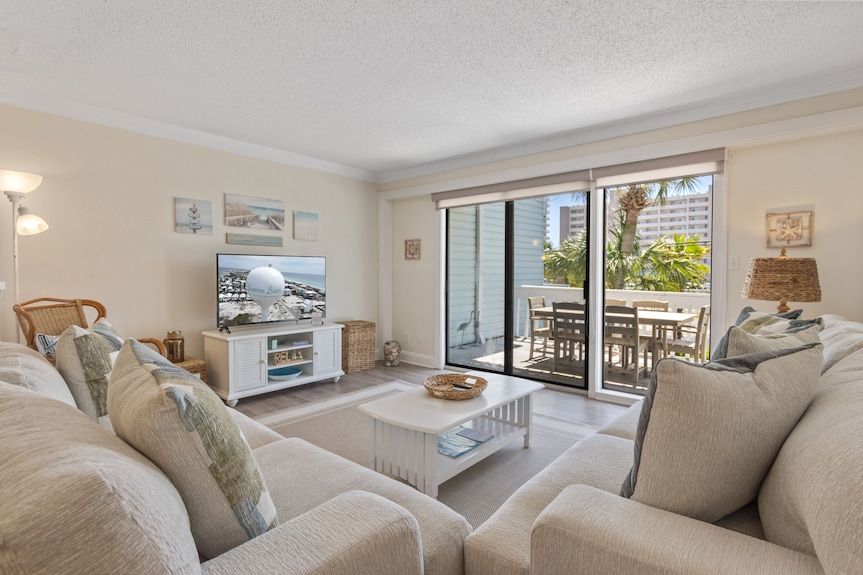 Sandcastle #7- W/pool, 2 Min To Beach, Pup Friendly! - Navarre, FL