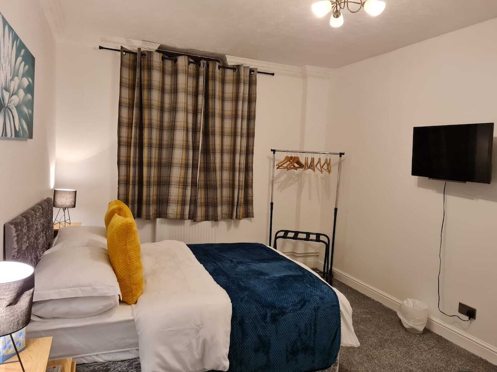 Cosy 2 Bed Flat 1 In Swansea - Home Away From Home - The Mumbles