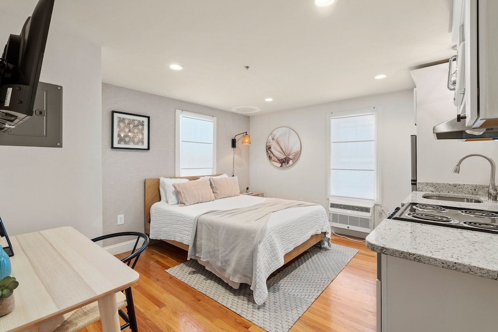 Rise Suite At The Hygge House - Salisbury, MA