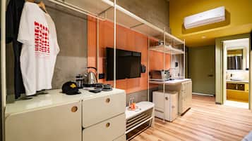 Suíte estúdio standard, cozinha | 1 quarto, roupas de cama premium, edredons de pluma, cofres nos quartos
