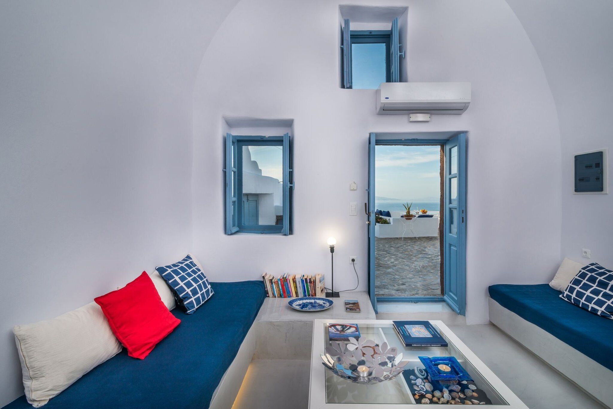 Superb Santorini Suites | Fava Eco | Grand Suite With Outdoor Private Jacuzzi | Finikia - Oia