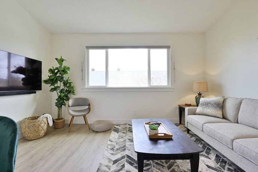 Newly Renovated! - Modern Upstairs Loft - Salem, OR