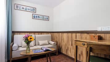 Quarto Duplo Empresarial | Cortinas/cortinados opacos, Wi-fi grátis, roupa de cama fornecida