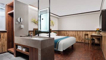 Quarto Duplo Básico | Sala de estar | Televisor LCD de 42 polegadas com canais por cabo, impressoras