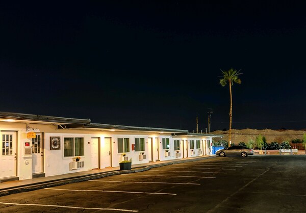 Nirvana Hotel - Nevada