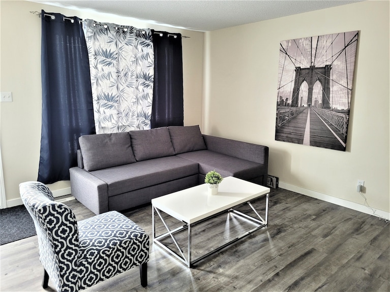 Restful 4 Bedroom Townhome - Winnipeg