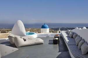 Suíte grand, 2 quartos, banheira de hidromassagem, vista parcial para o mar | Vista do quarto