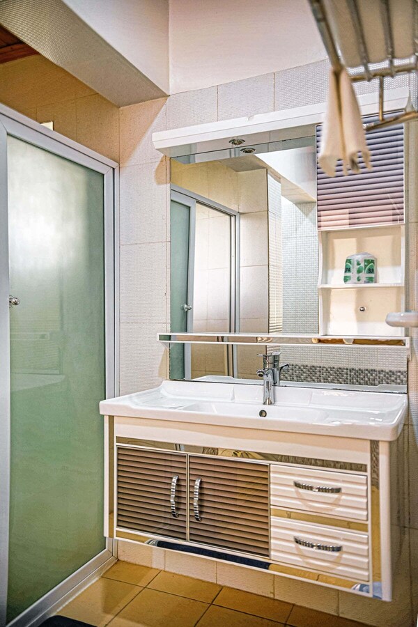 Ezra Boutique Hotel By The Weekender - Kigali