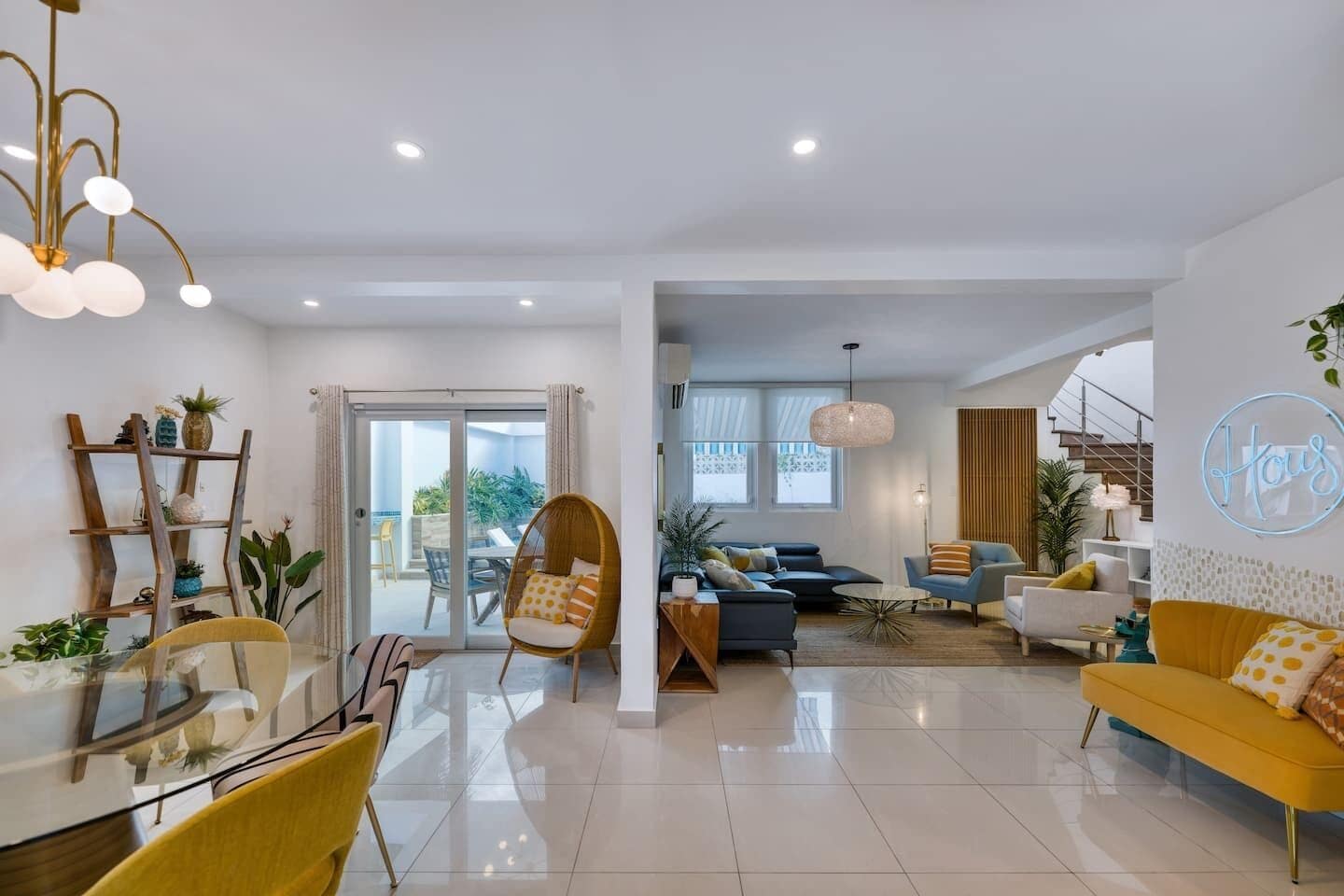 The Entire Property Is A Lush Tropical Paradise Perfect For Entertaining And Relaxing. - San Juan