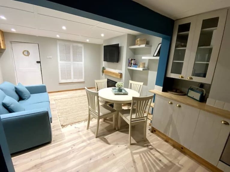 Minutes From Whitstable Beach And High Street. Sleeps Up To 6 - Kent