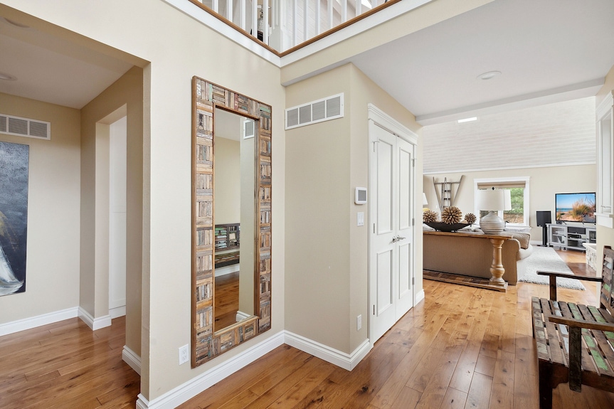 Juniper Presents: Amazing Vacay Home- Hot Tub, Firepit, Kids Area - New Buffalo, MI