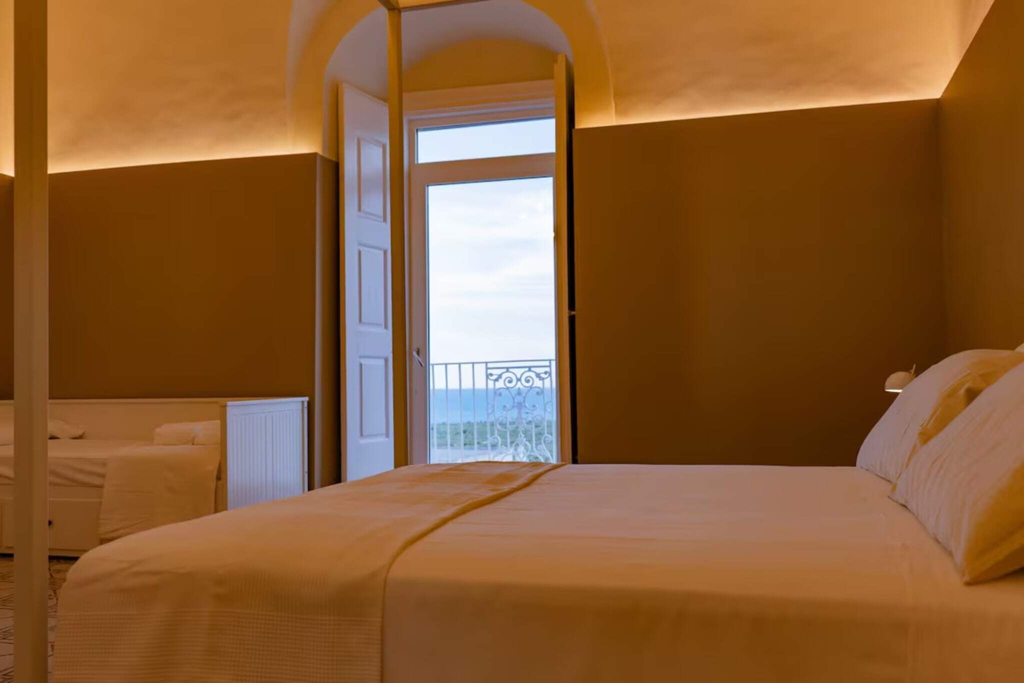 Junno Palace - Mono 3 - Mattinata