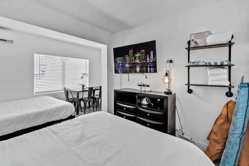 Cozy Studio 2 Blocks From The Beach Unit 4 - Hollywood Beach, Hollywood