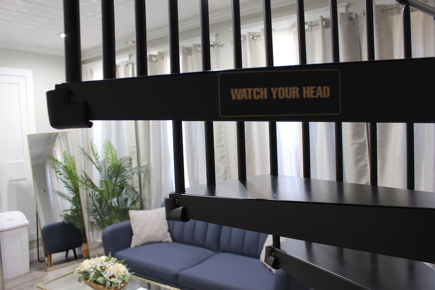 Unique Gem In Heart Of Albany Spiral Staircase - 奧爾巴尼