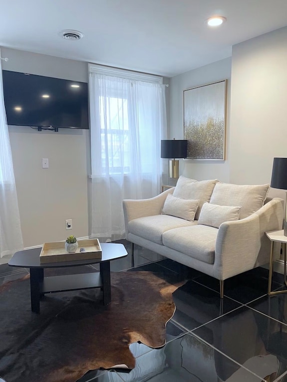 Modern 1br Apt W/ Private Deck! W/d - オールバニー, NY