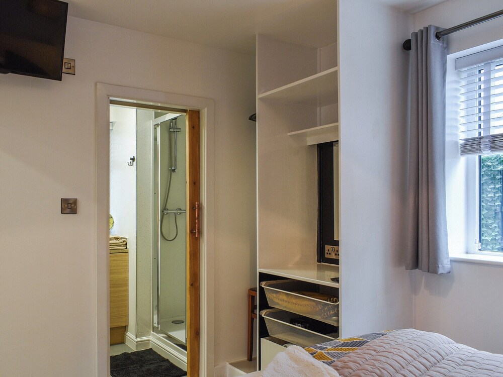 1 Bedroom Accommodation In Porthmadog - Portmeirion
