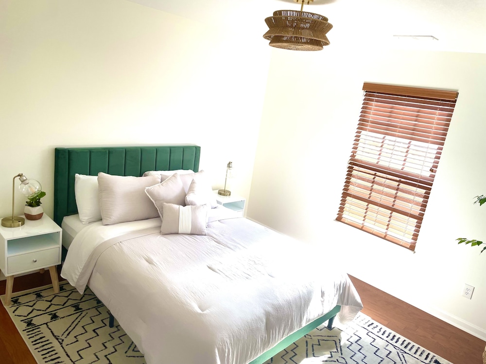 Beautiful1 Bdr, 1.5 Bath Safe, Clean Condo Close To Major Hospitals & Downtown - 녹스빌