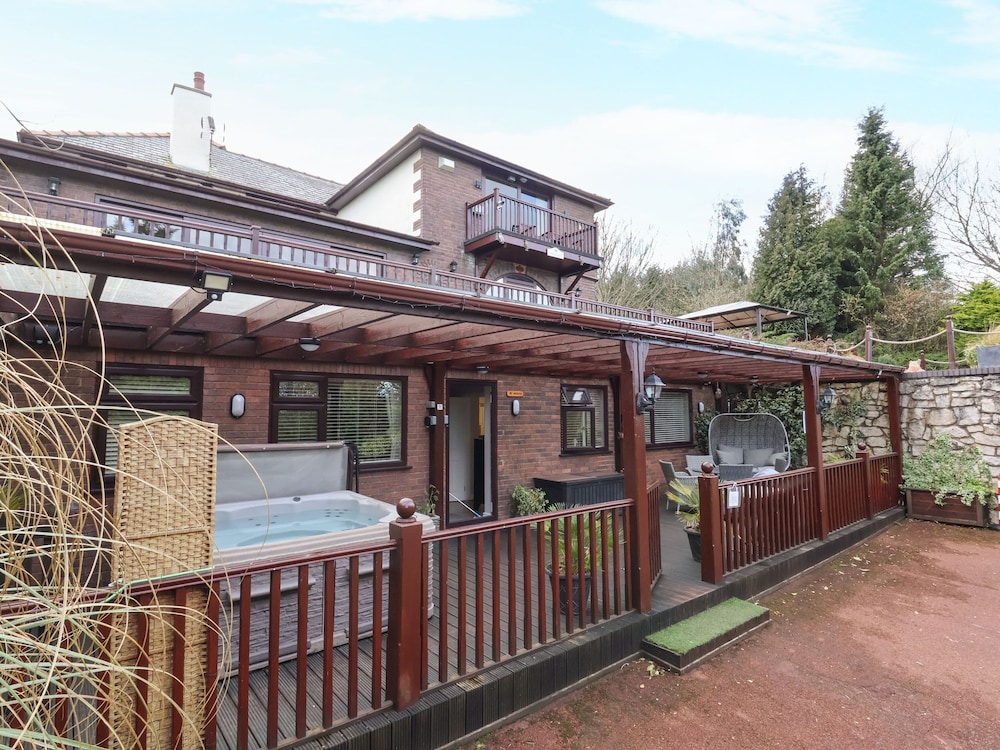 Acorns - North Wales