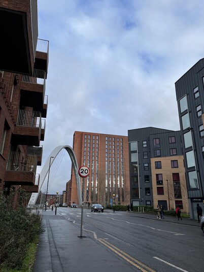 Entire Captivating 2-bed House in Manchester