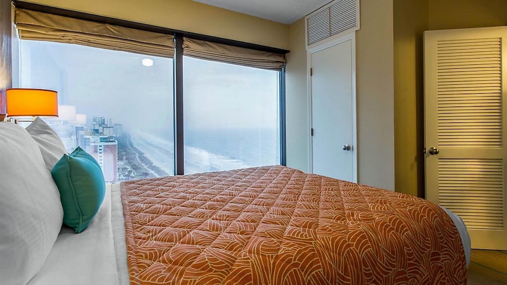 Beachfront Resort, Perfect Location - 머틀 비치