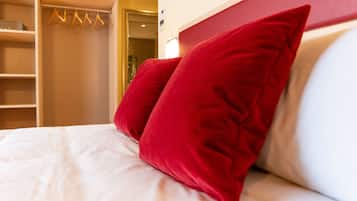 Quarto Individual Deluxe | Camas de colchão viscoelástico, secretária, quartos insonorizados