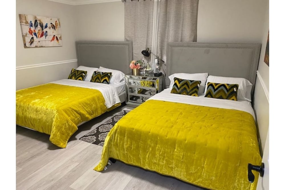 Hot Tob Heated Pool House, Minutes From Clearwater Beach - Clearwater, FL