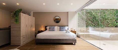 Loft Comfort | Secretária, cortinas/cortinados opacos, ferro/tábua de engomar