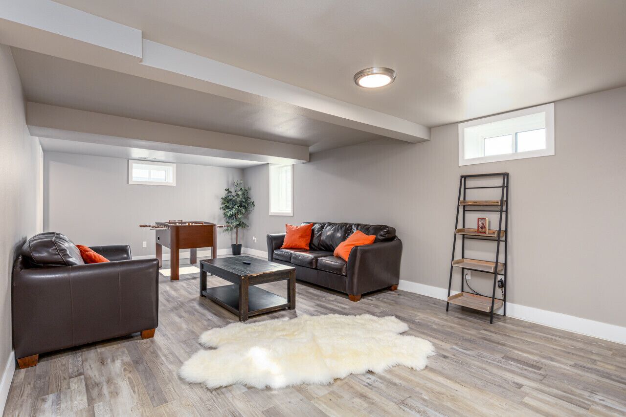 Quaint New Renovation Perfect For Your Large Group - Billings, MT