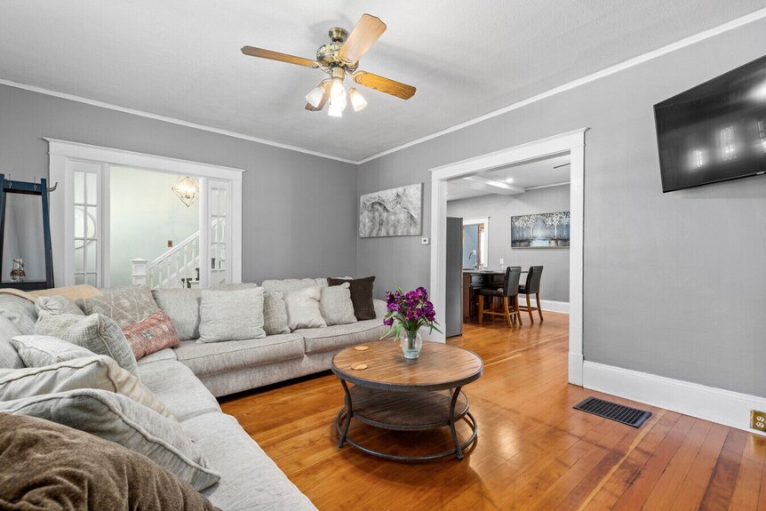 Timelessly Restored Home - Entirely Yours To Enjoy - Oasis, Billings