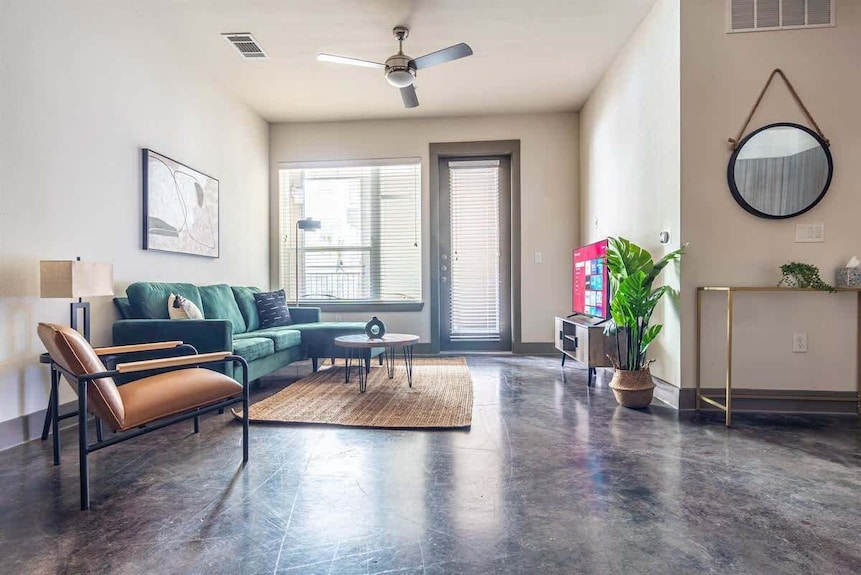 Luxurious 2br King Suite: Pool, Parking, Gym - Richardson, TX