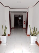 Corrimãos nos corredores