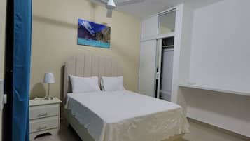 Quarto Standard | Com decoração personalizada, Wi-fi grátis, roupa de cama fornecida