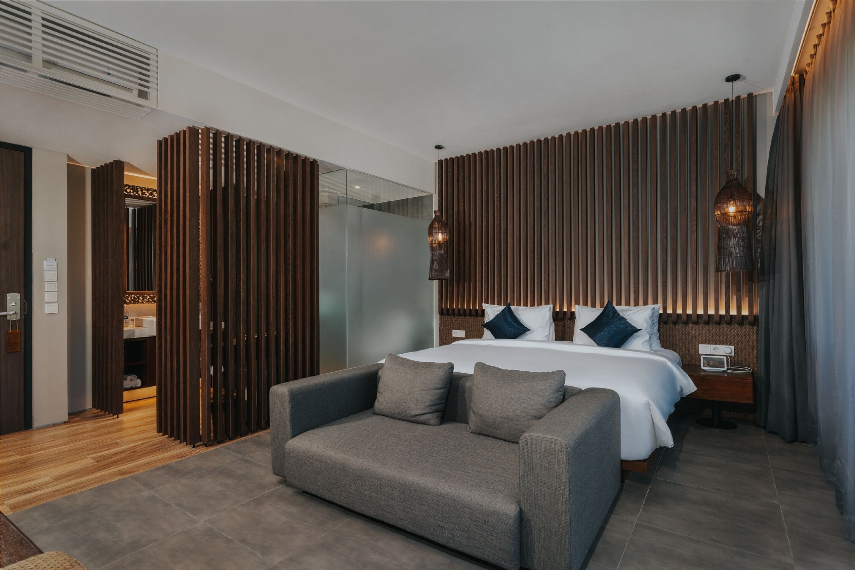 Deluxe Suite with Balcony | Roupas de cama de algodão egípcio, roupas de cama premium