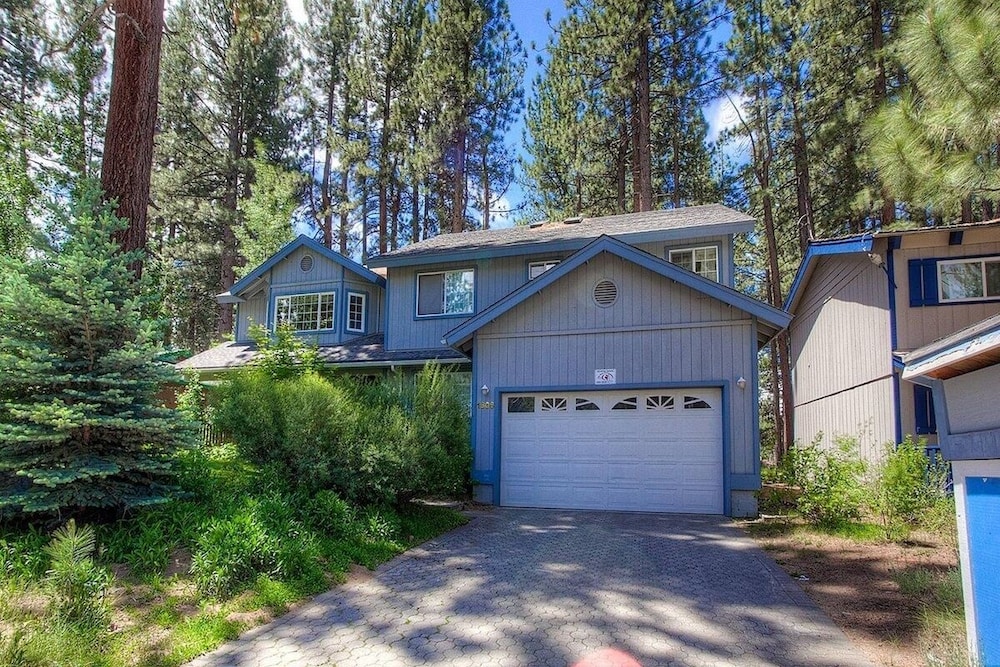 Blue Spruce 4 Bedroom Home By Redawning - South Lake Tahoe, CA