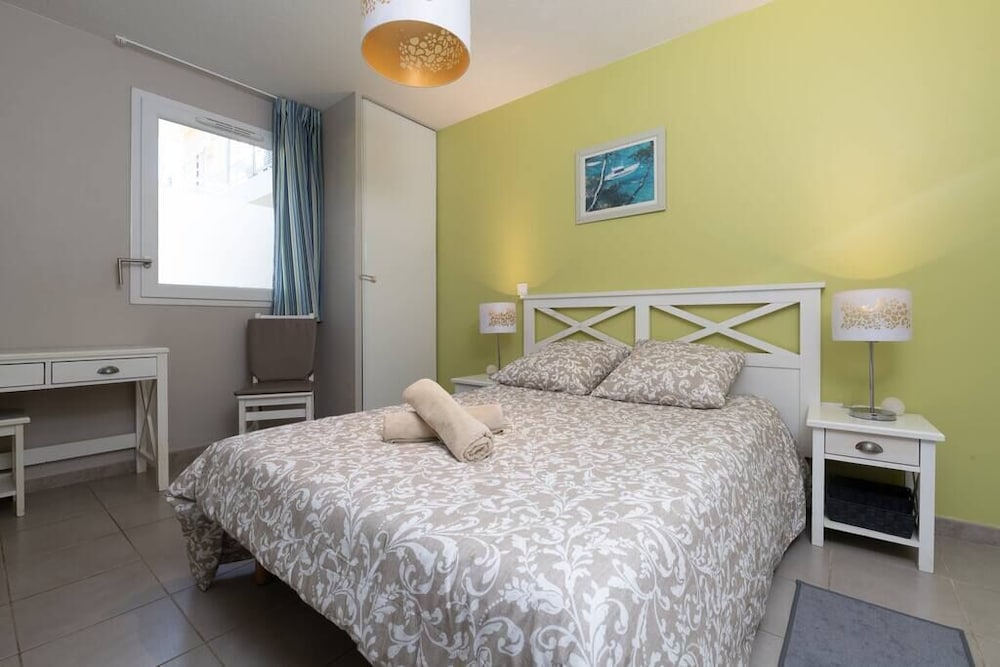 Plage Piscine Hammam Tennis - La Londe-les-Maures